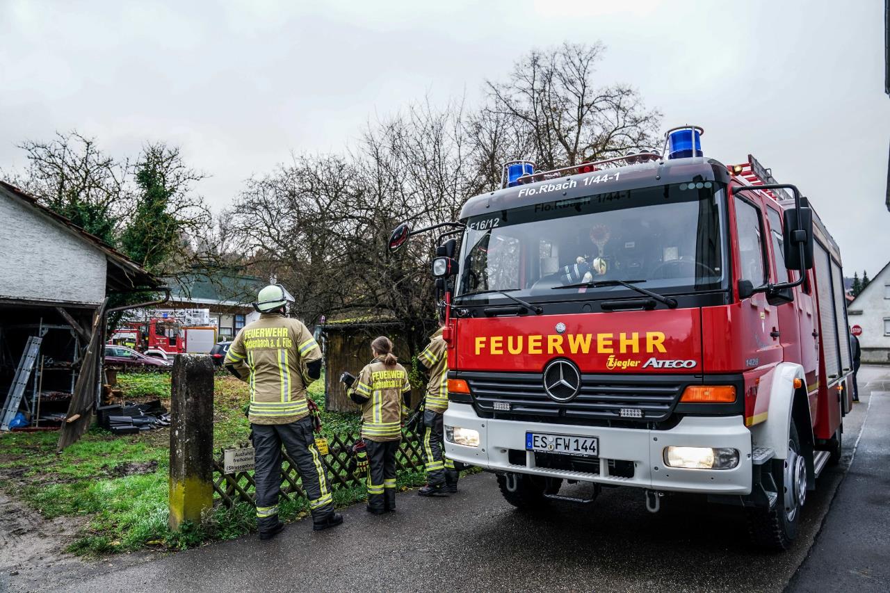 Reichenbach a.d. Fils: Scheune in Flammen. War es Brandstiftung