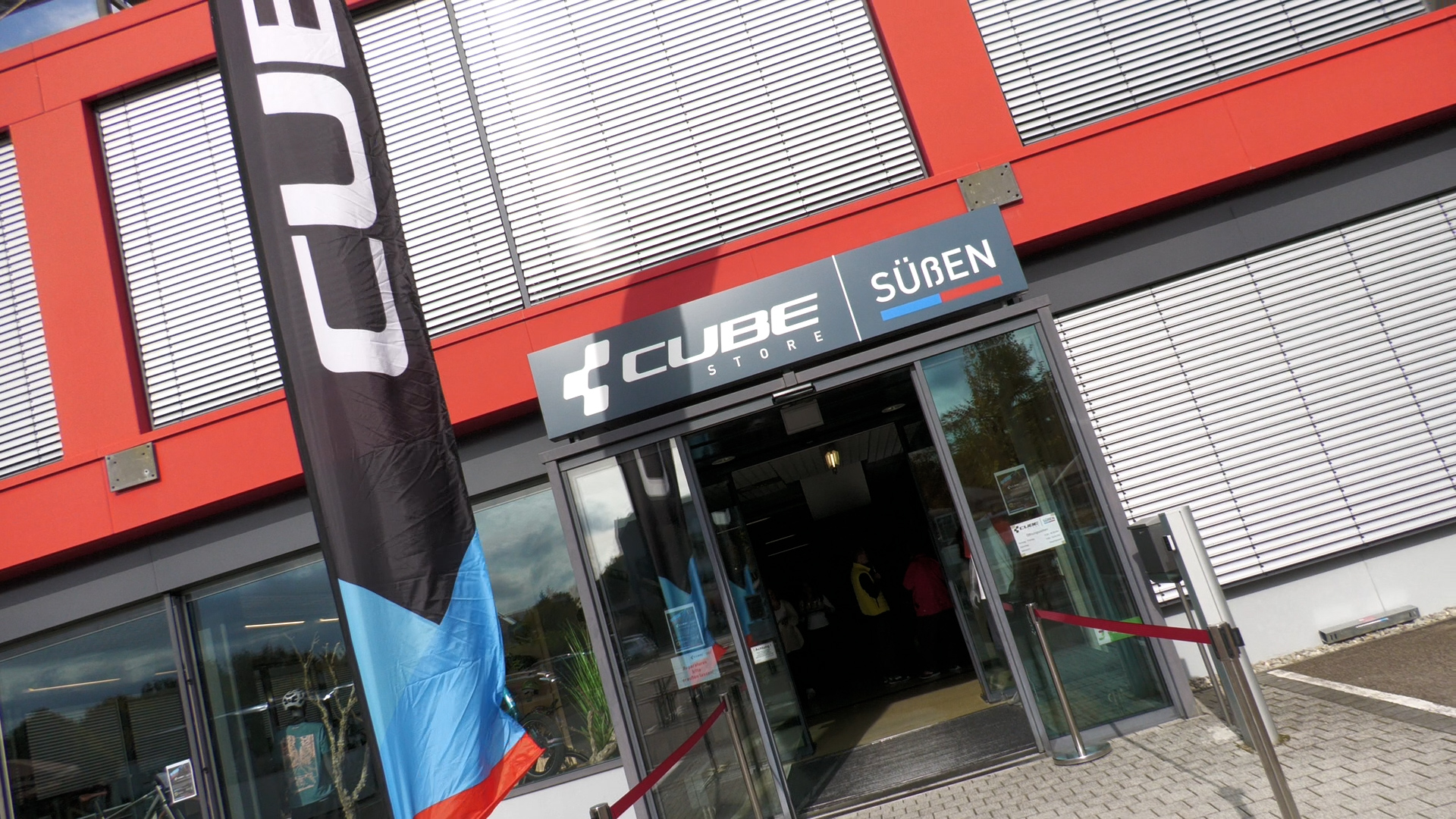 Süßen: Schwungvolle Eröffnung des neuen CUBE Stores